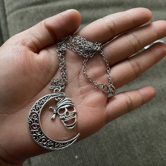 Jewelry | Nwot Gothic Pirate Filigree Crescent Moon Skull Necklace ...